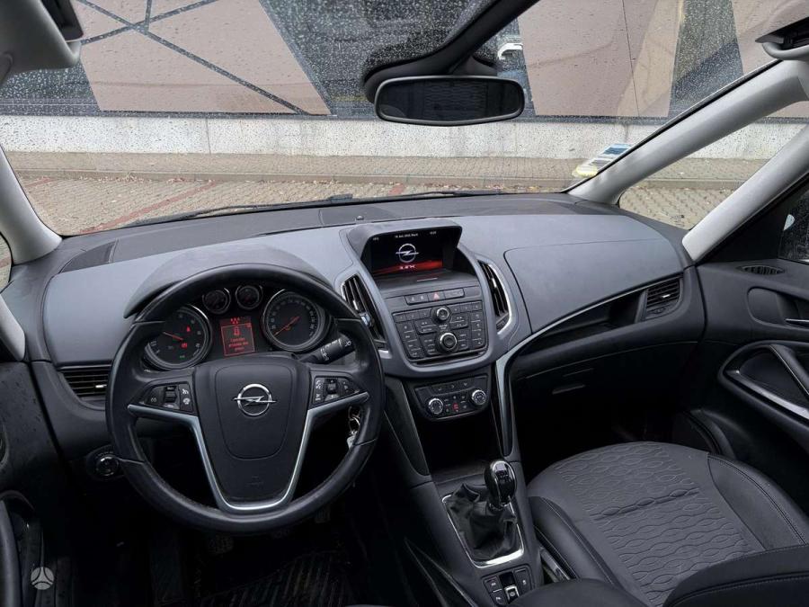 Белый Опель Zafira Tourer 2014 в Шяуляй, объемом двигателя 1.60 л и пробегом 257 тыс. км за 4800 €, фото 26 на AUTOMOTO.COM.LV