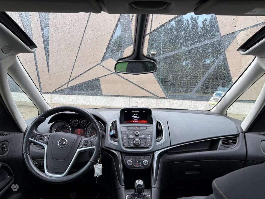 Белый Опель Zafira Tourer 2014 в Шяуляй, объемом двигателя 1.60 л и пробегом 257 тыс. км за 4800 €, фото 27 на AUTOMOTO.COM.LV