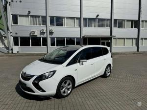 White Opel Zafira Tourer 2014 in Marijampole, with an engine capacity of 1.60 L and mileage of 250 thousand km for 6800 €, photo 4 on AUTOMOTO.COM.LV