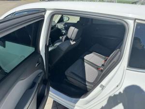 White Opel Zafira Tourer 2014 in Marijampole, with an engine capacity of 1.60 L and mileage of 250 thousand km for 6800 €, photo 10 on AUTOMOTO.COM.LV