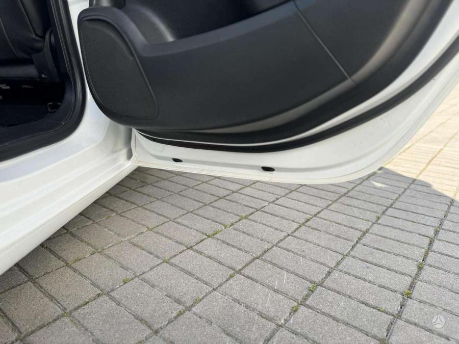 White Opel Zafira Tourer 2014 in Marijampole, with an engine capacity of 1.60 L and mileage of 250 thousand km for 6800 €, photo 13 on AUTOMOTO.COM.LV