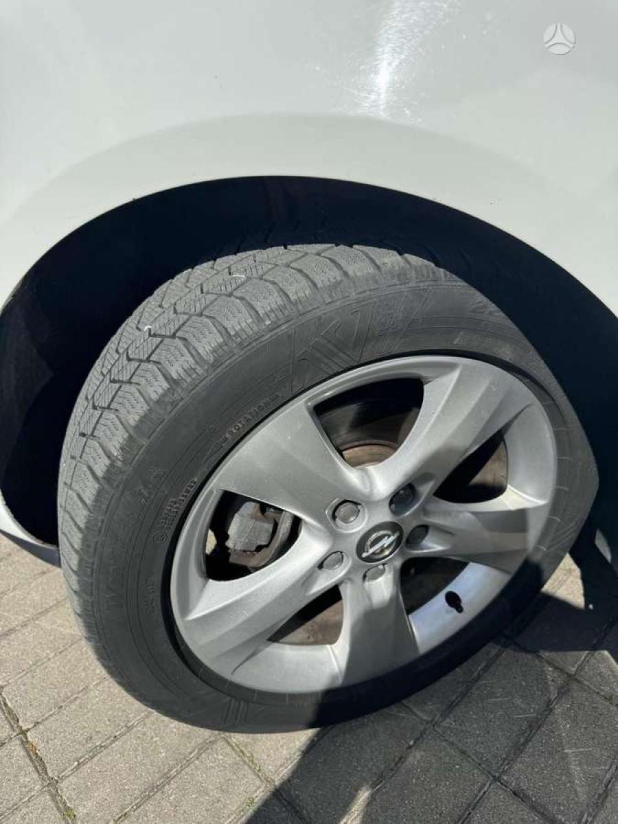 White Opel Zafira Tourer 2014 in Marijampole, with an engine capacity of 1.60 L and mileage of 250 thousand km for 6800 €, photo 21 on AUTOMOTO.COM.LV