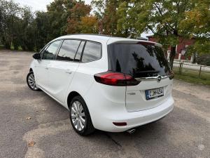 White Opel Zafira Tourer 2014 in Kaunas, with an engine capacity of 1.96 L and mileage of 287 thousand km for 5350 €, photo 4 on AUTOMOTO.COM.LV