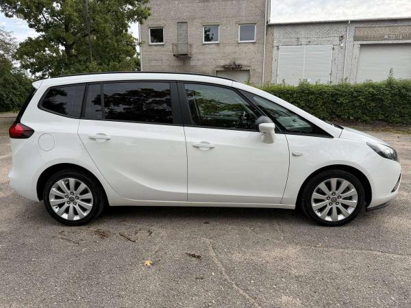 Balts Opel Zafira Tourer 2014 Kauņa, ar dzinēja tilpumu 1.96 L un nobraukumu 287 tūkst. km par 5350 €, foto 7 vietnē AUTOMOTO.COM.LV