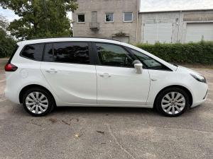 White Opel Zafira Tourer 2014 in Kaunas, with an engine capacity of 1.96 L and mileage of 287 thousand km for 5350 €, photo 7 on AUTOMOTO.COM.LV