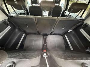 White Opel Zafira Tourer 2014 in Kaunas, with an engine capacity of 1.96 L and mileage of 287 thousand km for 5350 €, photo 19 on AUTOMOTO.COM.LV