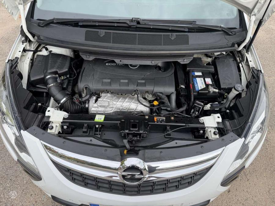 White Opel Zafira Tourer 2014 in Kaunas, with an engine capacity of 1.96 L and mileage of 287 thousand km for 5350 €, photo 35 on AUTOMOTO.COM.LV