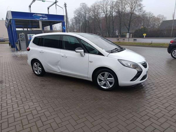 Balts Opel Zafira Tourer 2015 Tauragė, ar dzinēja tilpumu 1.60 L un nobraukumu 194 tūkst. km par 4800 €, foto 3 vietnē AUTOMOTO.COM.LV