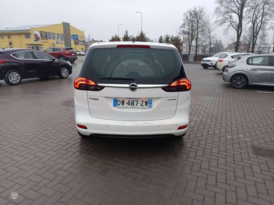 Balts Opel Zafira Tourer 2015 Tauragė, ar dzinēja tilpumu 1.60 L un nobraukumu 194 tūkst. km par 4800 €, foto 5 vietnē AUTOMOTO.COM.LV