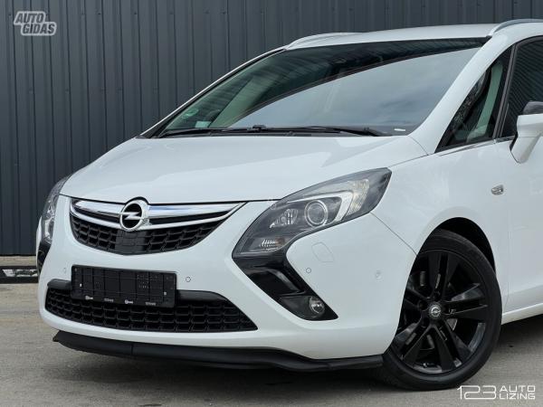 White Opel Zafira Tourer 2015 in Taurage, with an engine capacity of 2.00 L and mileage of 261 thousand km for 5700 €, photo 2 on AUTOMOTO.COM.LV