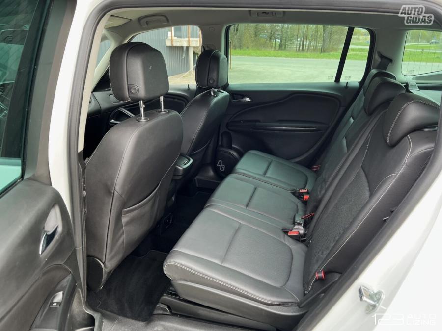 Белый Опель Zafira Tourer 2015 в Таураге, объемом двигателя 2.00 л и пробегом 261 тыс. км за 5700 €, фото 14 на AUTOMOTO.COM.LV