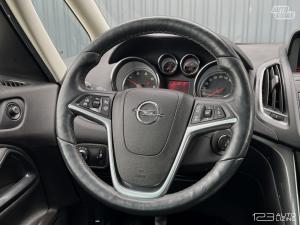 Белый Опель Zafira Tourer 2015 в Таураге, объемом двигателя 2.00 л и пробегом 261 тыс. км за 5700 €, фото 18 на AUTOMOTO.COM.LV