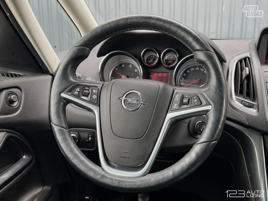 Белый Опель Zafira Tourer 2015 в Таураге, объемом двигателя 2.00 л и пробегом 261 тыс. км за 5700 €, фото 18 на AUTOMOTO.COM.LV
