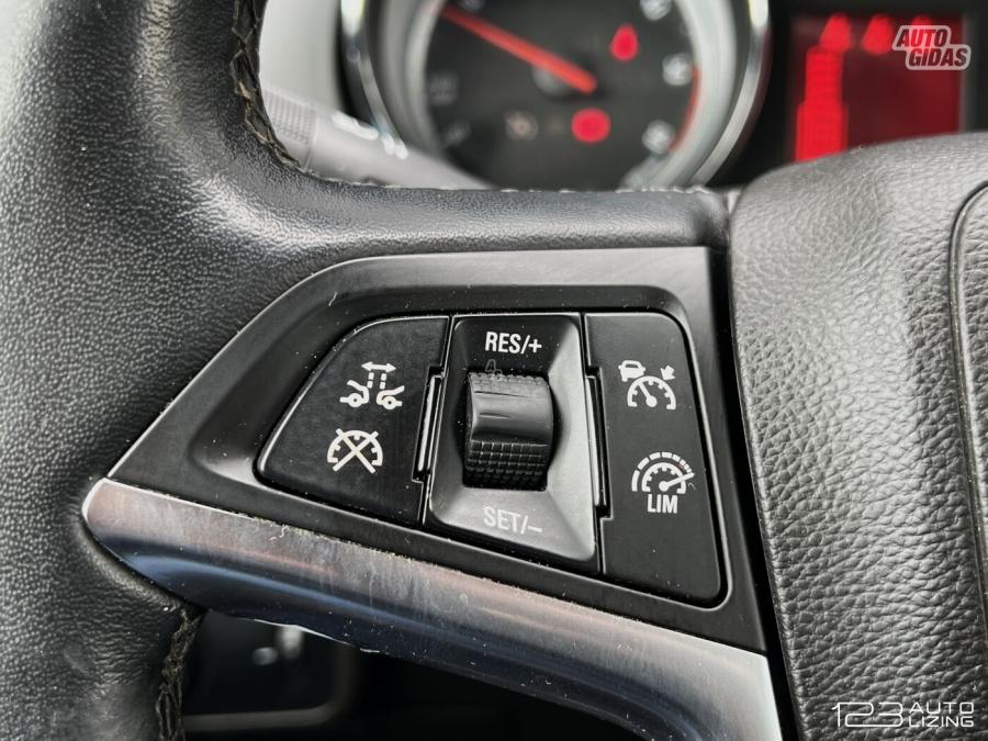 Белый Опель Zafira Tourer 2015 в Таураге, объемом двигателя 2.00 л и пробегом 261 тыс. км за 5700 €, фото 19 на AUTOMOTO.COM.LV