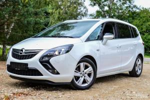 Balts Opel Zafira Tourer 2015 Kretinga, ar dzinēja tilpumu 1.60 L un nobraukumu 260 tūkst. km par 6150 €, foto  vietnē AUTOMOTO.COM.LV