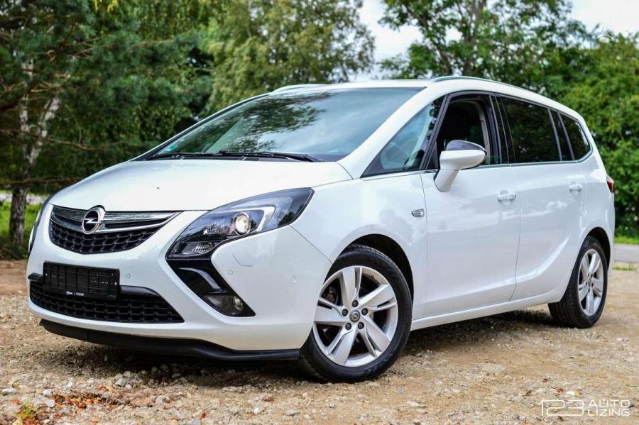 Белый Опель Zafira Tourer 2015 в Кретинга, объемом двигателя 1.60 л и пробегом 260 тыс. км за 6150 €, фото 1 на AUTOMOTO.COM.LV