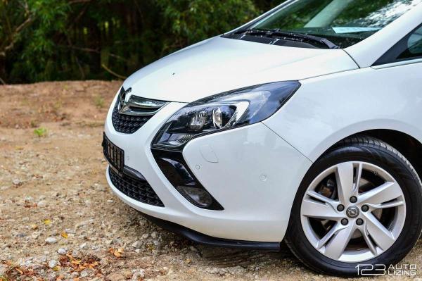 White Opel Zafira Tourer 2015 in Kretinga, with an engine capacity of 1.60 L and mileage of 260 thousand km for 6150 €, photo 2 on AUTOMOTO.COM.LV