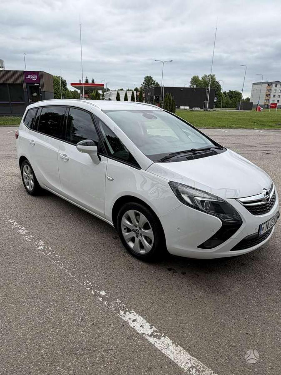 Balts Opel Zafira Tourer 2015 Jonava, ar dzinēja tilpumu 1.60 L un nobraukumu 250 tūkst. km par 4250 €, foto 1 vietnē AUTOMOTO.COM.LV