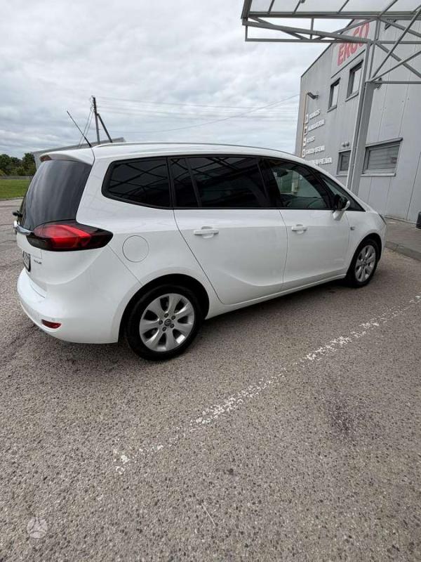 Белый Опель Zafira Tourer 2015 в Ионава, объемом двигателя 1.60 л и пробегом 250 тыс. км за 4250 €, фото 4 на AUTOMOTO.COM.LV