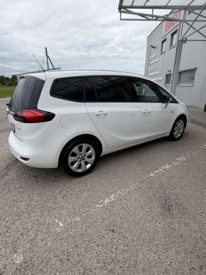 Balts Opel Zafira Tourer 2015 Jonava, ar dzinēja tilpumu 1.60 L un nobraukumu 250 tūkst. km par 4250 €, foto 5 vietnē AUTOMOTO.COM.LV