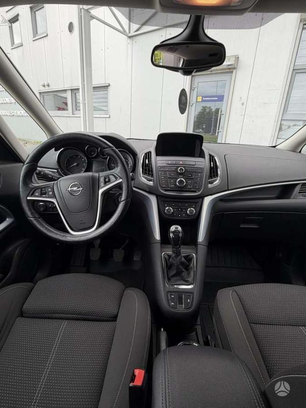 Белый Опель Zafira Tourer 2015 в Ионава, объемом двигателя 1.60 л и пробегом 250 тыс. км за 4250 €, фото 9 на AUTOMOTO.COM.LV