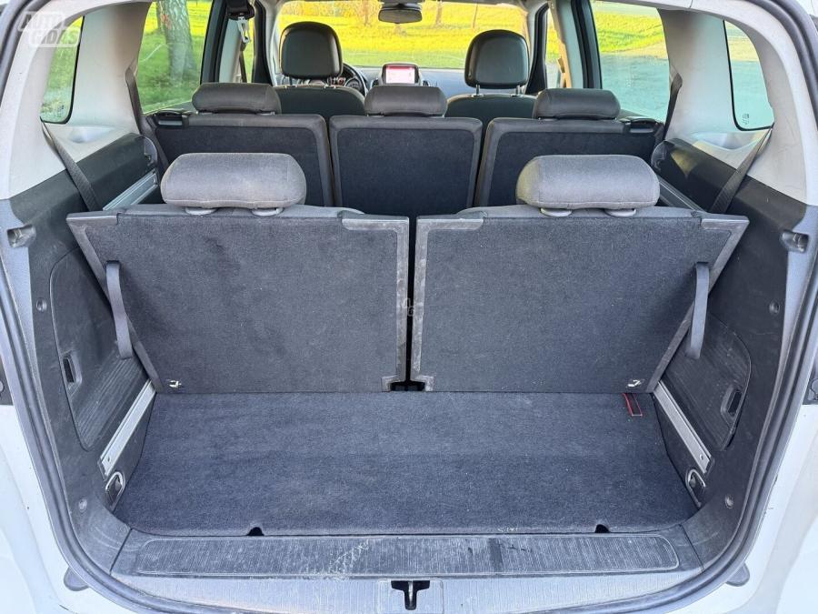 Белый Опель Zafira Tourer 2015 в Кельме, объемом двигателя 2.00 л и пробегом 487 тыс. км за 3150 €, фото 13 на AUTOMOTO.COM.LV