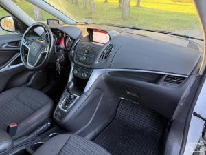Белый Опель Zafira Tourer 2015 в Кельме, объемом двигателя 2.00 л и пробегом 487 тыс. км за 3150 €, фото 18 на AUTOMOTO.COM.LV