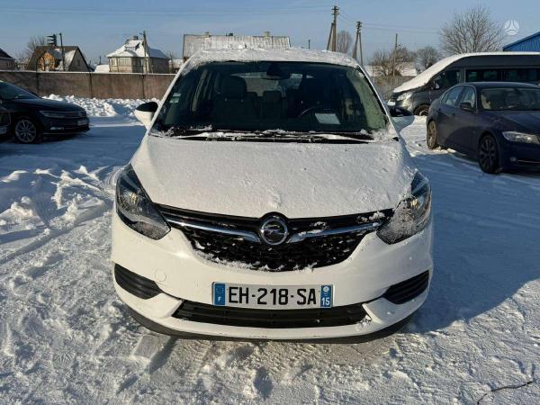 White Opel Zafira Tourer 2016 in Taurage, with an engine capacity of 1.60 L and mileage of 124 thousand km for 5500 €, photo 2 on AUTOMOTO.COM.LV