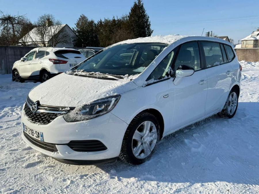 Balts Opel Zafira Tourer 2016 Tauragė, ar dzinēja tilpumu 1.60 L un nobraukumu 124 tūkst. km par 5500 €, foto 3 vietnē AUTOMOTO.COM.LV