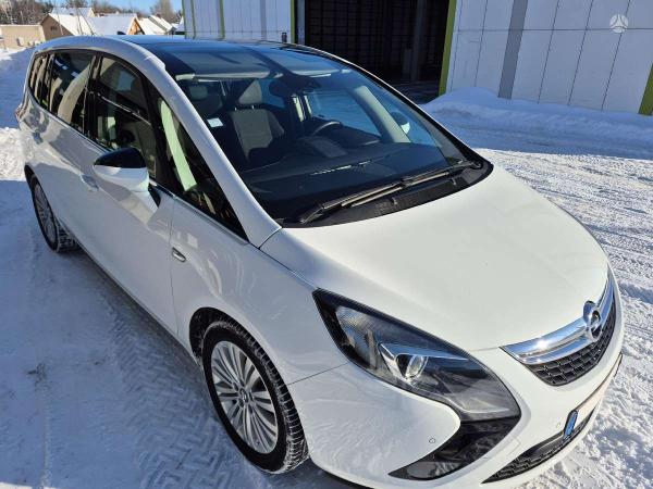 Белый Опель Zafira Tourer 2016 в Расейняй, объемом двигателя 1.60 л и пробегом 230 тыс. км за 5699 €, фото 1 на AUTOMOTO.COM.LV