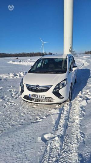 White Opel Zafira Tourer 2016 in Telschi, with an engine capacity of 1.96 L and mileage of 235 thousand km for 6250 €, photo 3 on AUTOMOTO.COM.LV