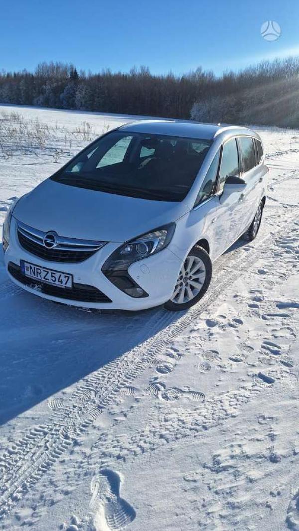White Opel Zafira Tourer 2016 in Telschi, with an engine capacity of 1.96 L and mileage of 235 thousand km for 6250 €, photo 7 on AUTOMOTO.COM.LV