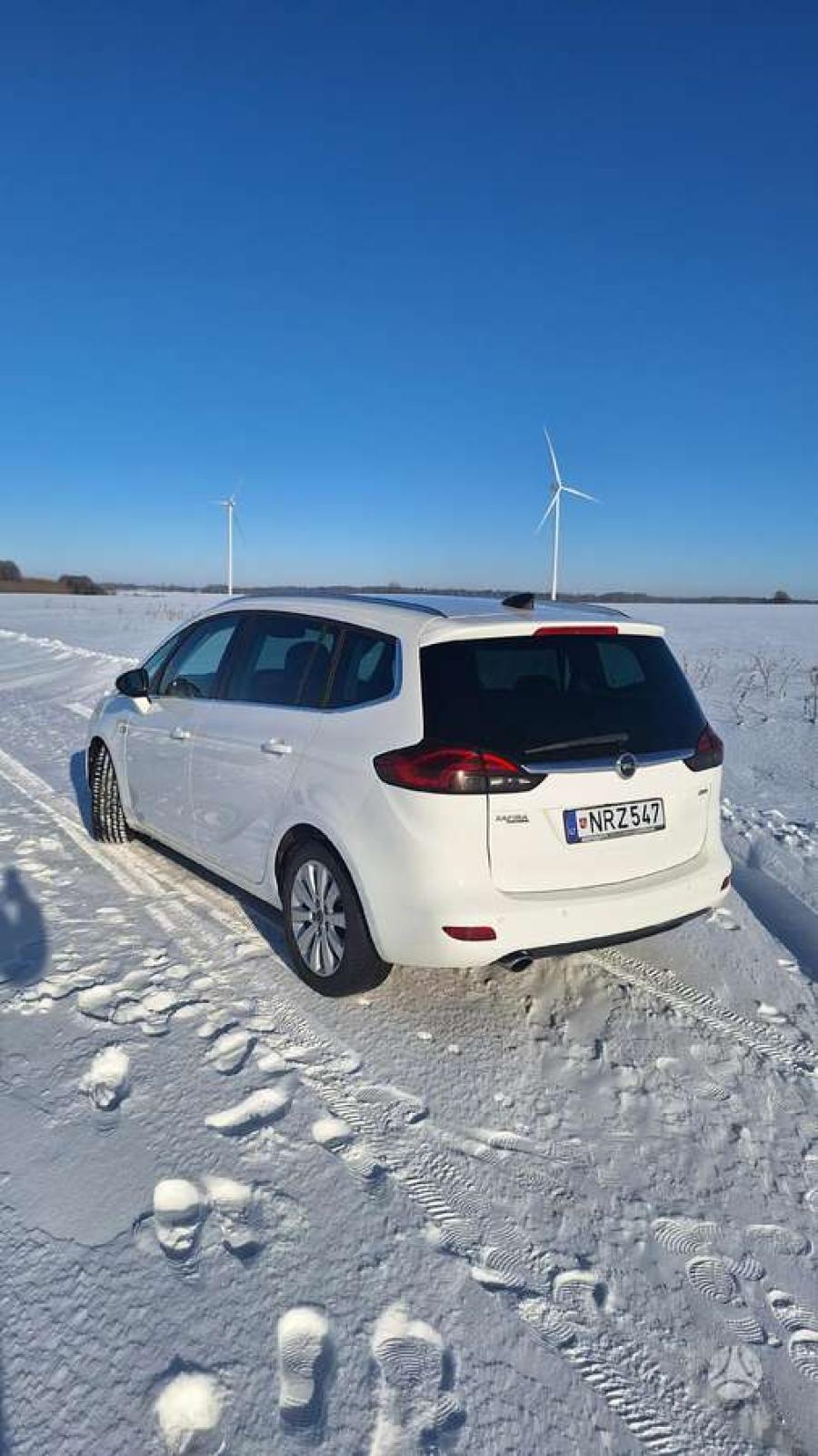 White Opel Zafira Tourer 2016 in Telschi, with an engine capacity of 1.96 L and mileage of 235 thousand km for 6250 €, photo 11 on AUTOMOTO.COM.LV