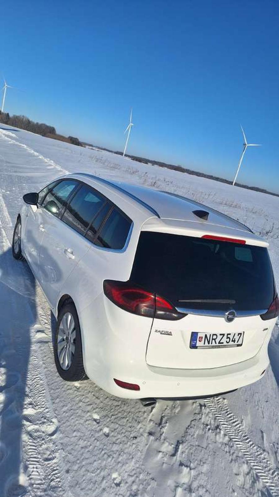 White Opel Zafira Tourer 2016 in Telschi, with an engine capacity of 1.96 L and mileage of 235 thousand km for 6250 €, photo 25 on AUTOMOTO.COM.LV