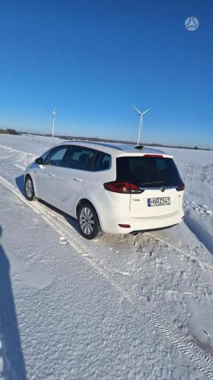 White Opel Zafira Tourer 2016 in Telschi, with an engine capacity of 1.96 L and mileage of 235 thousand km for 6250 €, photo 33 on AUTOMOTO.COM.LV