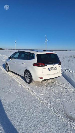 White Opel Zafira Tourer 2016 in Telschi, with an engine capacity of 1.96 L and mileage of 235 thousand km for 6250 €, photo 34 on AUTOMOTO.COM.LV