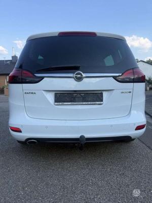 Белый Опель Zafira Tourer 2016 в Клайпеда, объемом двигателя 1.96 л и пробегом 200 тыс. км за 7500 €, фото 4 на AUTOMOTO.COM.LV