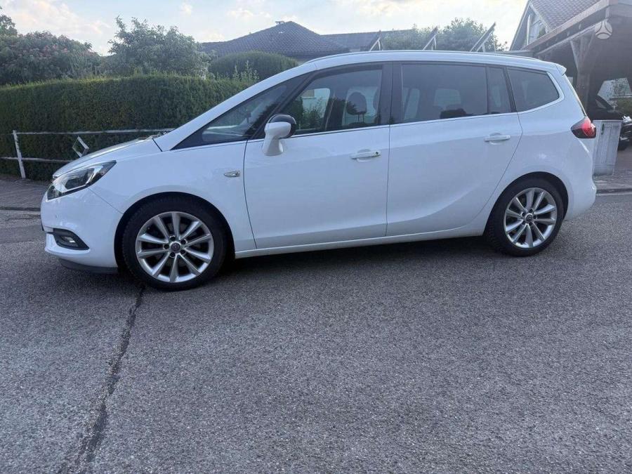 Белый Опель Zafira Tourer 2016 в Клайпеда, объемом двигателя 1.96 л и пробегом 200 тыс. км за 7500 €, фото 6 на AUTOMOTO.COM.LV