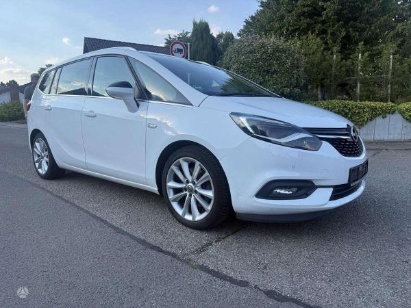 Balts Opel Zafira Tourer 2016 Klaipėda, ar dzinēja tilpumu 1.96 L un nobraukumu 203 tūkst. km par 8500 €, foto 1 vietnē AUTOMOTO.COM.LV