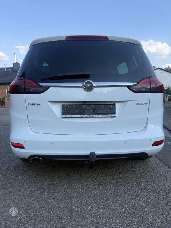 Белый Опель Zafira Tourer 2016 в Клайпеда, объемом двигателя 1.96 л и пробегом 203 тыс. км за 8500 €, фото 3 на AUTOMOTO.COM.LV