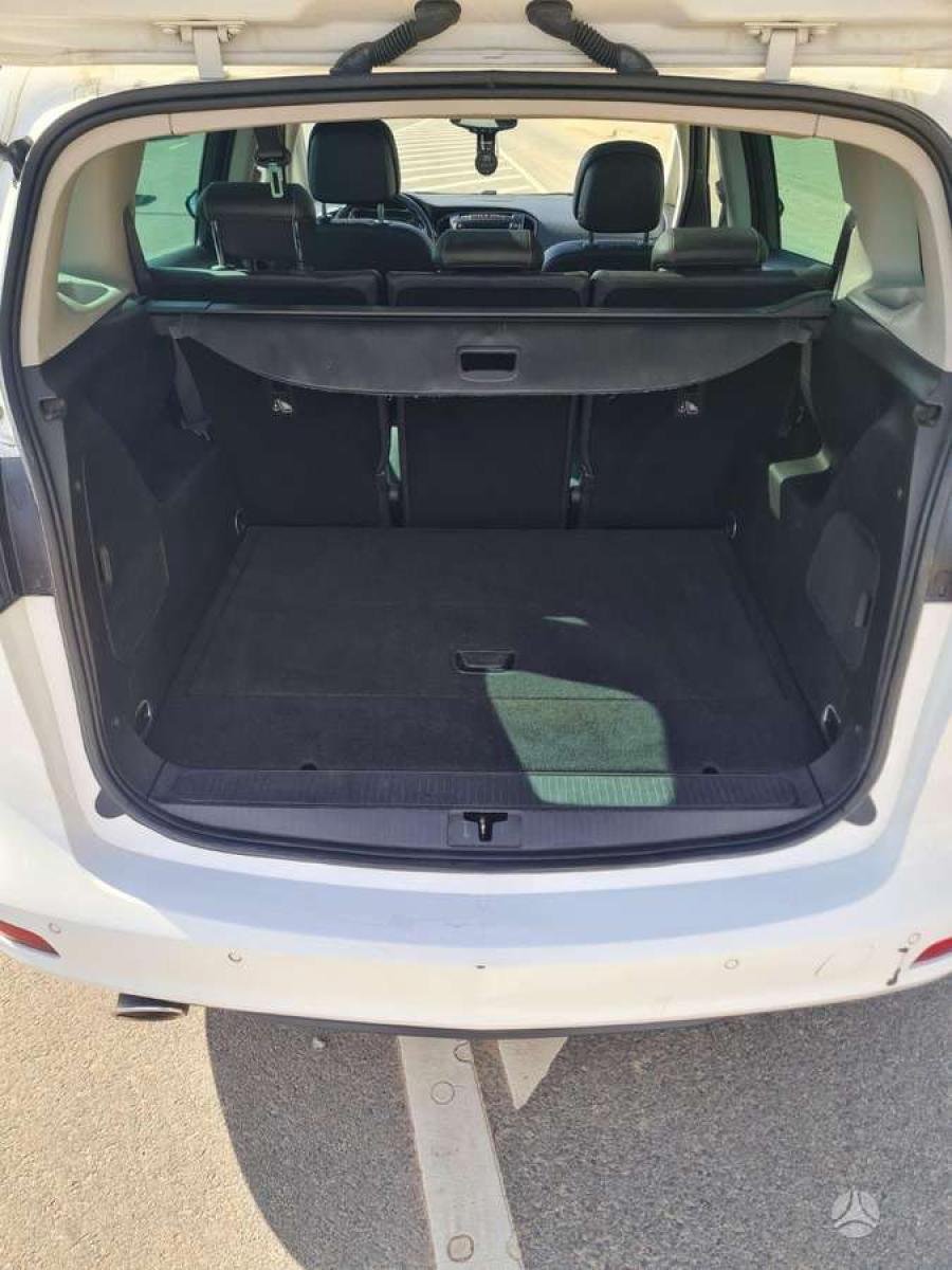 Белый Опель Zafira Tourer 2016 в Каунас, объемом двигателя 1.96 л и пробегом 438 тыс. км за 6100 €, фото 9 на AUTOMOTO.COM.LV