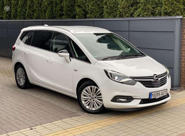 White Opel Zafira Tourer 2017 in Marijampole, with an engine capacity of 1.96 L and mileage of 199 thousand km for 8950 €, photo 1 on AUTOMOTO.COM.LV