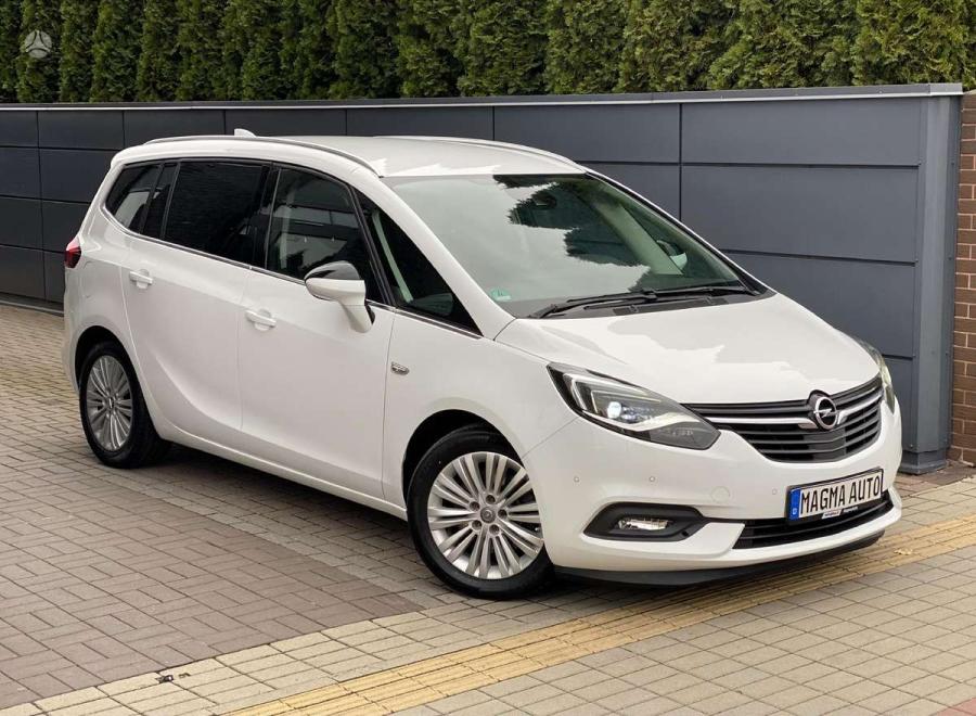 White Opel Zafira Tourer 2017 in Marijampole, with an engine capacity of 1.96 L and mileage of 199 thousand km for 8950 €, photo 1 on AUTOMOTO.COM.LV