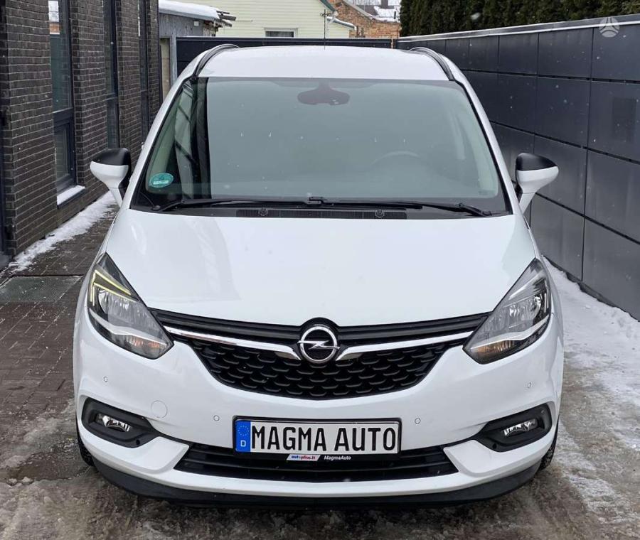 White Opel Zafira Tourer 2017 in Marijampole, with an engine capacity of 1.96 L and mileage of 277 thousand km for 8650 €, photo 3 on AUTOMOTO.COM.LV