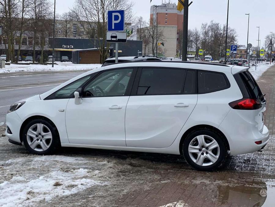 White Opel Zafira Tourer 2017 in Marijampole, with an engine capacity of 1.96 L and mileage of 277 thousand km for 8650 €, photo 5 on AUTOMOTO.COM.LV