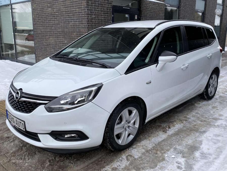 White Opel Zafira Tourer 2017 in Marijampole, with an engine capacity of 1.96 L and mileage of 277 thousand km for 8650 €, photo 7 on AUTOMOTO.COM.LV