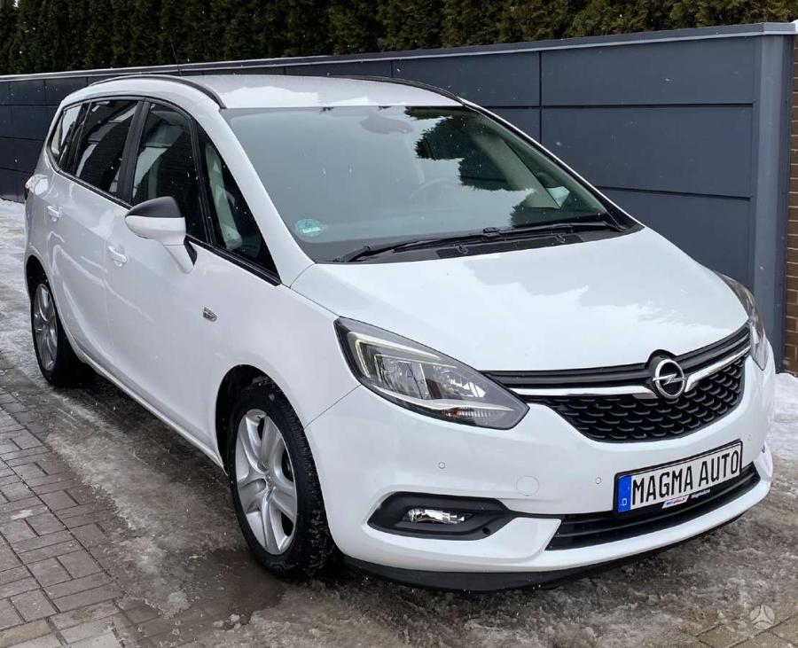 White Opel Zafira Tourer 2017 in Marijampole, with an engine capacity of 1.96 L and mileage of 277 thousand km for 8650 €, photo 11 on AUTOMOTO.COM.LV