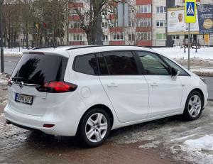 White Opel Zafira Tourer 2017 in Marijampole, with an engine capacity of 1.96 L and mileage of 277 thousand km for 8650 €, photo 14 on AUTOMOTO.COM.LV