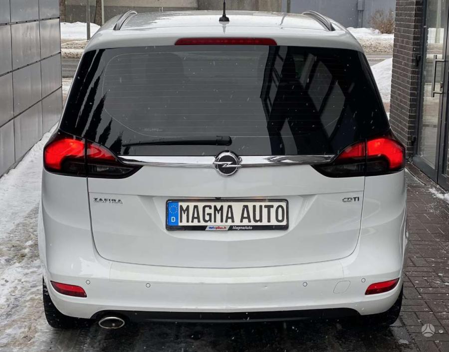White Opel Zafira Tourer 2017 in Marijampole, with an engine capacity of 1.96 L and mileage of 277 thousand km for 8650 €, photo 18 on AUTOMOTO.COM.LV