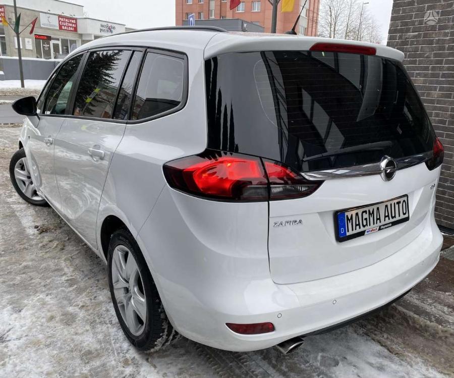 White Opel Zafira Tourer 2017 in Marijampole, with an engine capacity of 1.96 L and mileage of 277 thousand km for 8650 €, photo 22 on AUTOMOTO.COM.LV